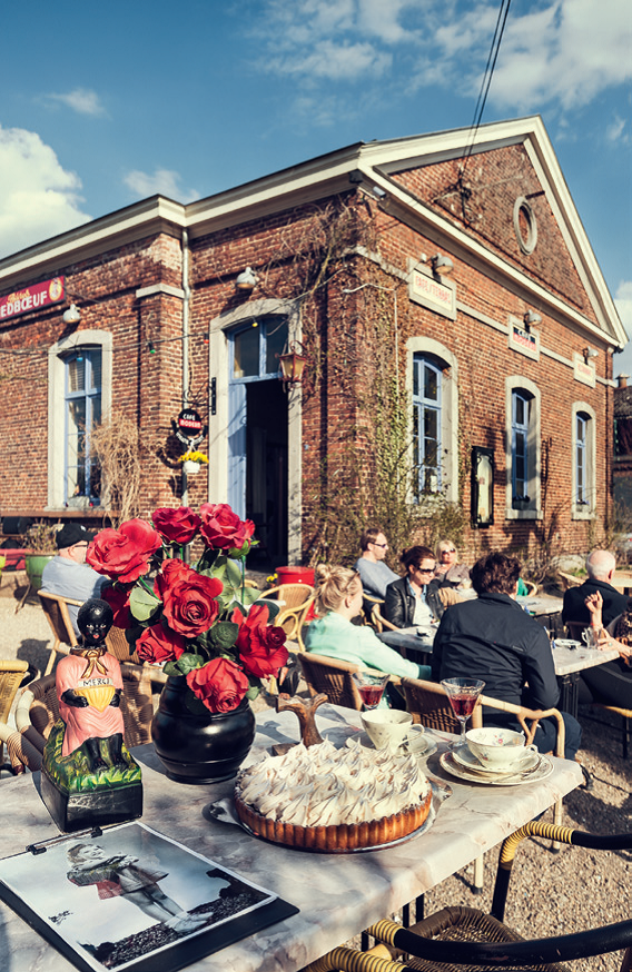 Café Modern - Chapeau Magazine