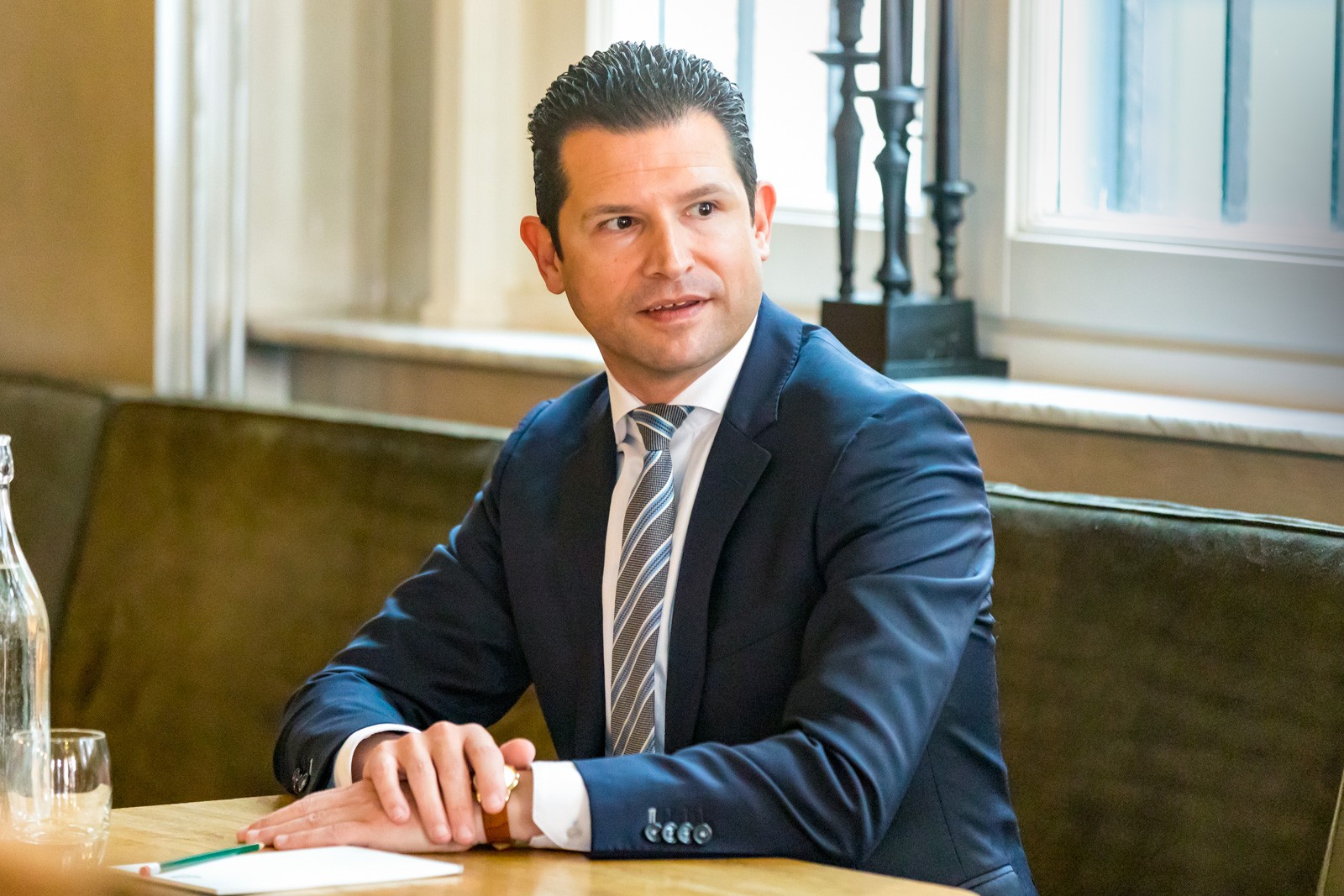 ‘De horeca had eerder open gekund’ - Chapeau Magazine