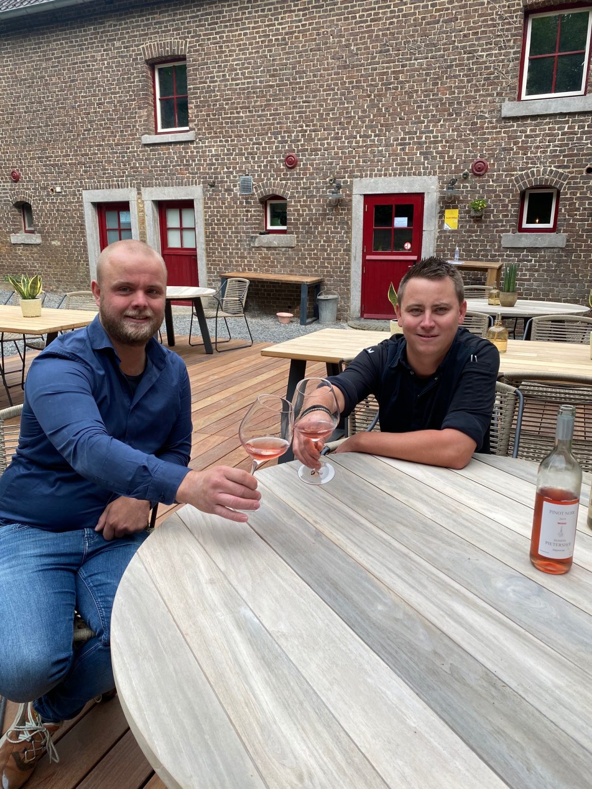 Vernieuwd terras voor Hoeve de Bies - Chapeau Magazine